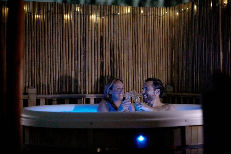 Birdholme Glamping | safari lodges with private hot tubs Notts